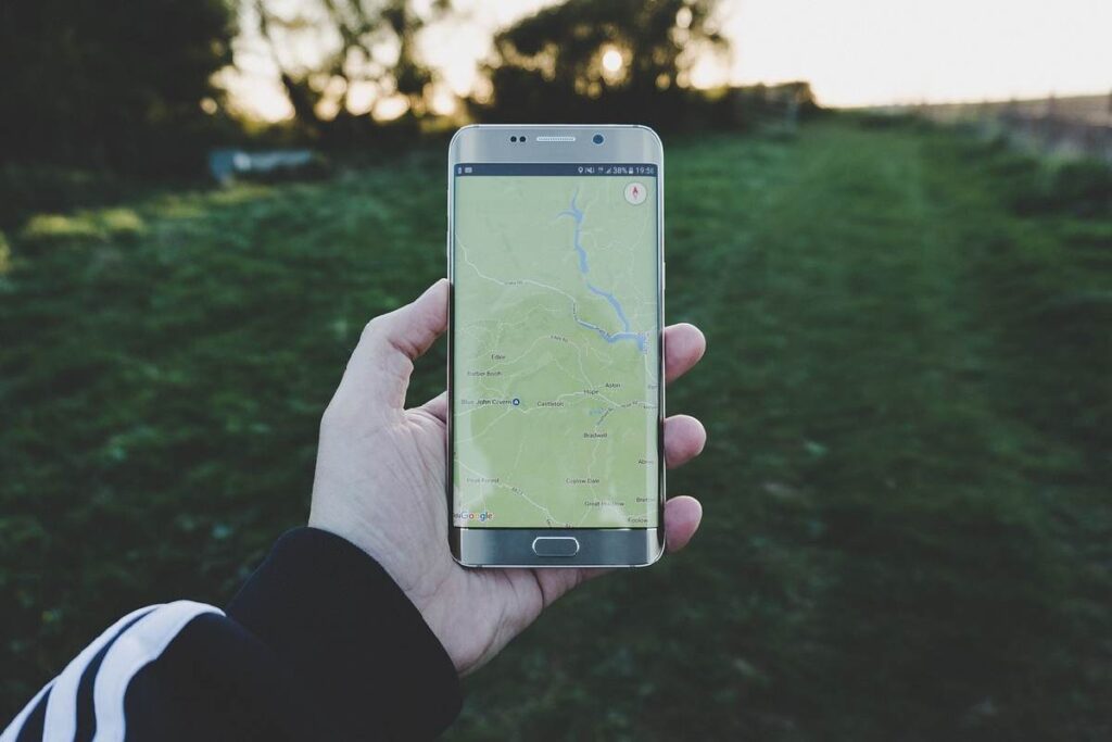 Google Maps cambia volto: il nuovo design rende l’app più semplice e ...